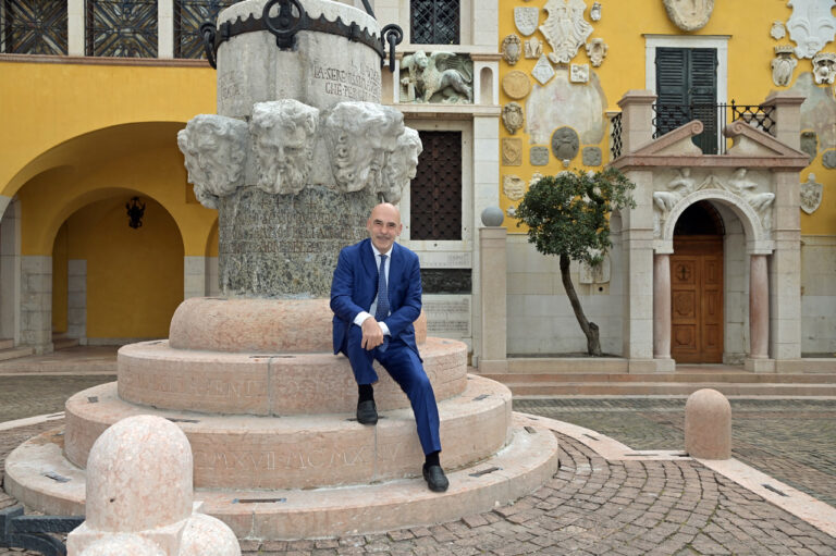 Gabriele D'Annunzio e la Carta del Carnaro | Circolo dei lettori / Torino